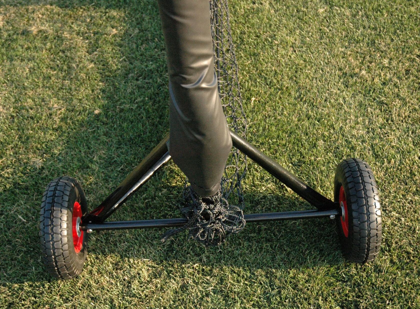 8'x8' Pro Padded Wheeled L-Screen | Sports Facility Resources