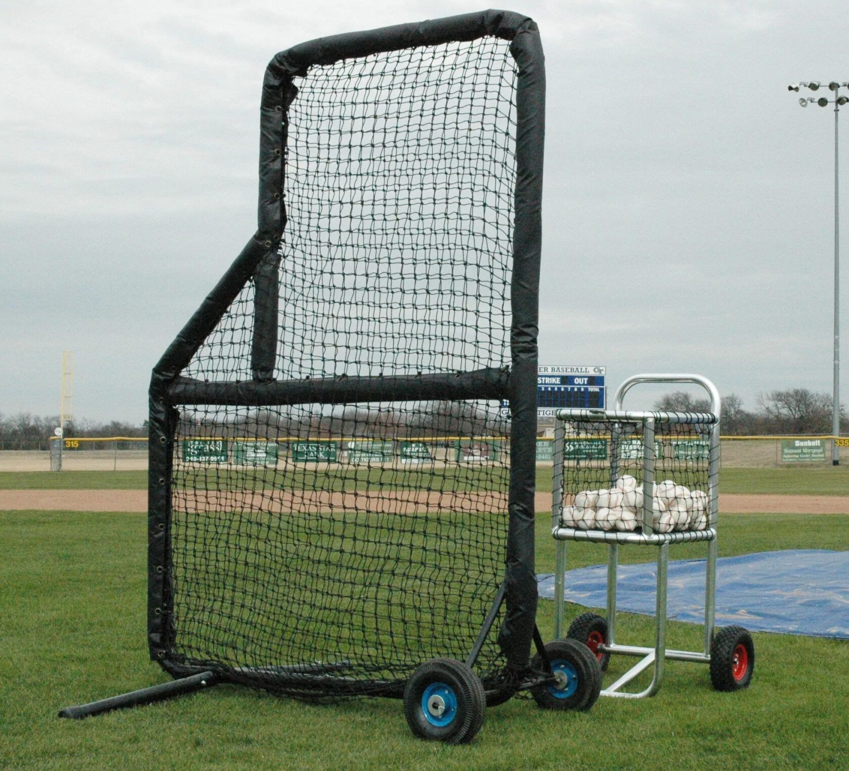 5'x8' Pro Mini Padded Wheeled L-Screen | Sports Facility Resources